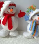 Knitted snow snowmen