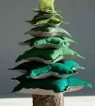 Božićno drvce od jastuka