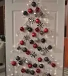 Weihnachtsbaum von den Bällen