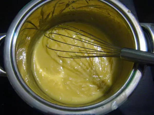 custard ချက်ပြုတ်