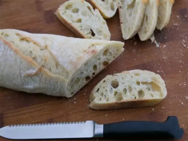 Sliced ​​baguette