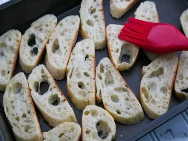 Lubrication bread butter