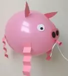 Ballonschweine und farbiges Papier