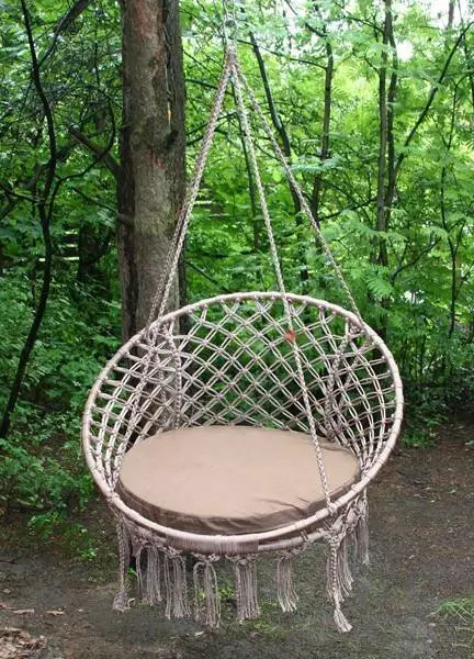 Krzesło swingowe wykonane w technice Macrame