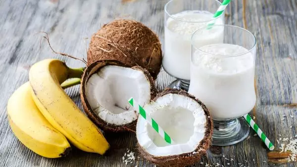 Коктейли с кокосово мляко