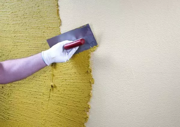 Il processo di applicazione del gesso