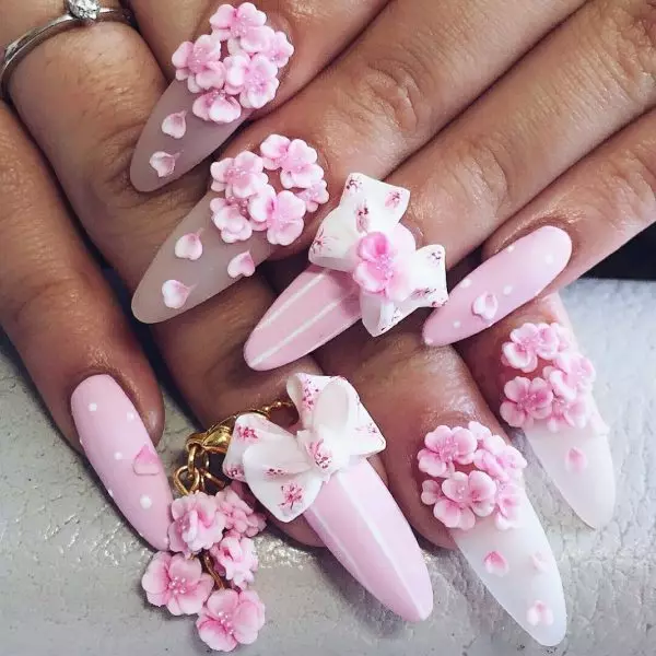 Kwiaty manicure