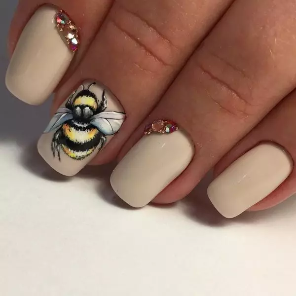 Short ƙusa Manicure