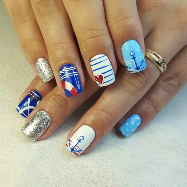 Short ƙusa Manicure