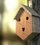 Birdhouse na drevesu