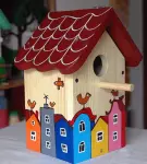 Birdhouse met getrokken huizen