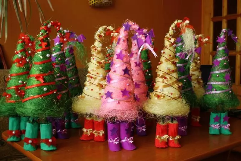 Božićna stabla sa vlastitim rukama za novu godinu: Kako to učiniti, foto ideje