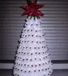 Pamuklu disklerden Noel ağacı