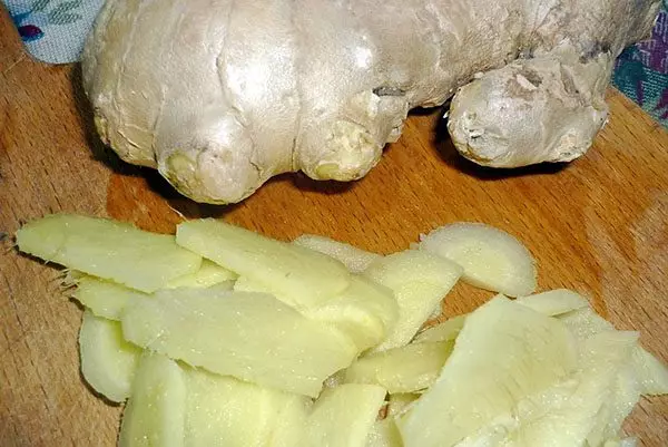 Purified and sliced ​​ginger