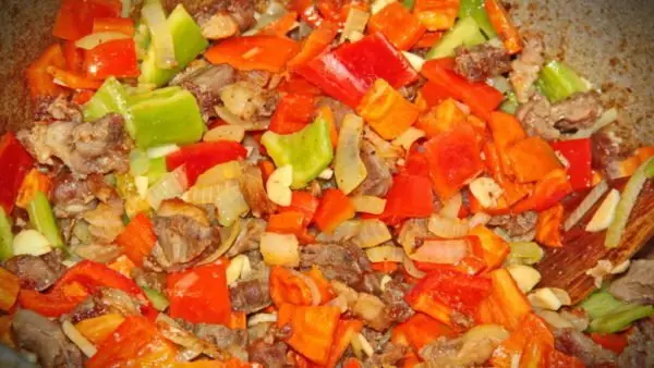 煎蔬菜用肉在喀山