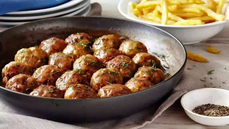 Sweden Meatballs: nhanho-ne-nhanho yekubika kubva kuIkea uye kubva kuJamie oliver ne photos uye vhidhiyo