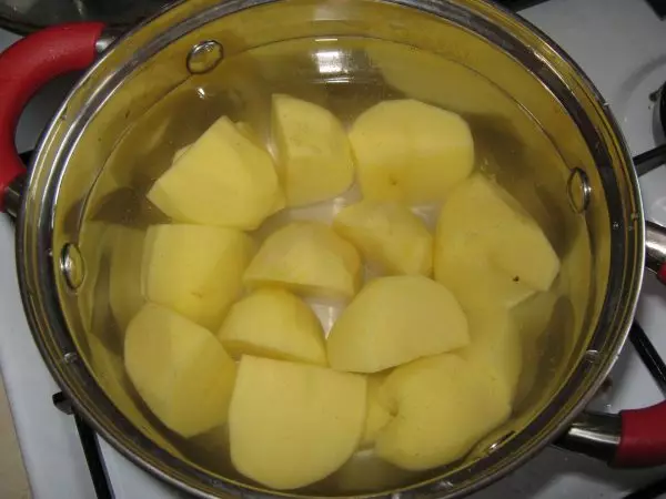 Patatas en una cacerola