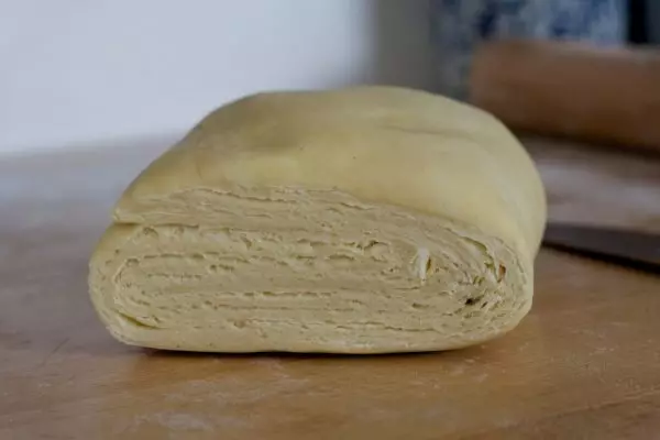पफ यीस्ट dough