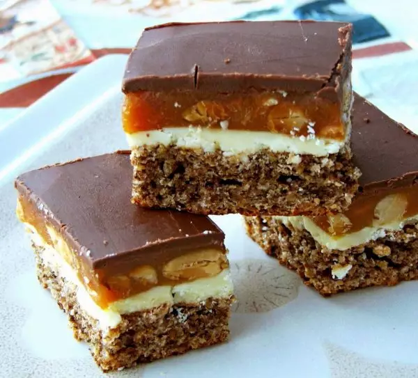 Cake Snickers: Step by Step Recipe Bi Wêne û Vîdyo 4519_16