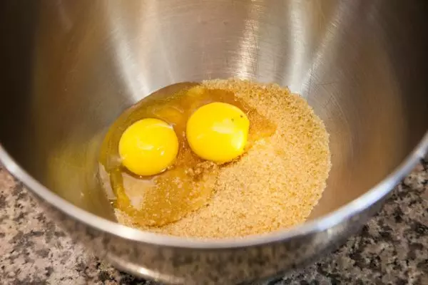 Telur dan gula tebu