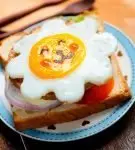 Sandwich with roasted egg and vegetables