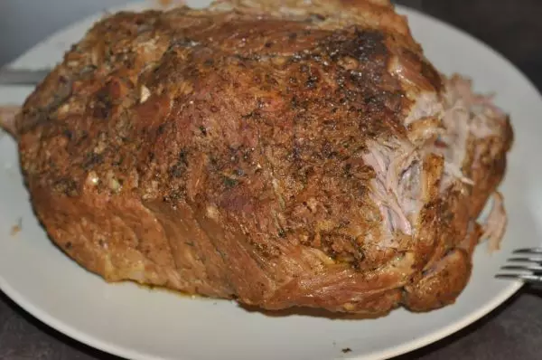 Буженин от свинско месо на плоча