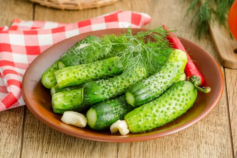 Cucumber cepet Malossal Crispy: resep-resep langkah-langkah kanthi foto lan video
