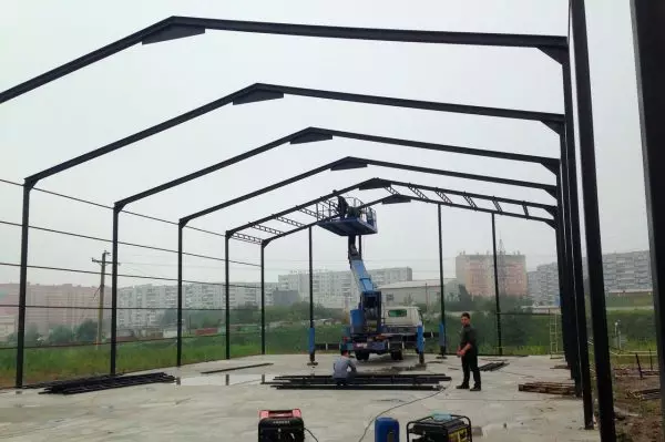 Assembling farm hangar