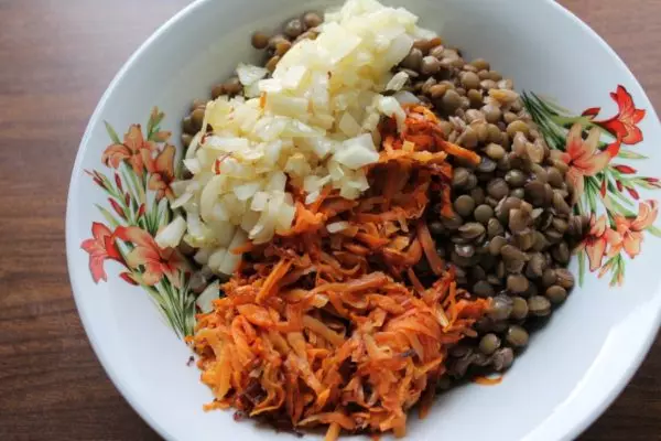 Lentils, tongolobe ary karaoty