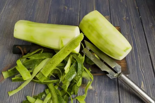 Zucchini murni, Peel dan Sayuran