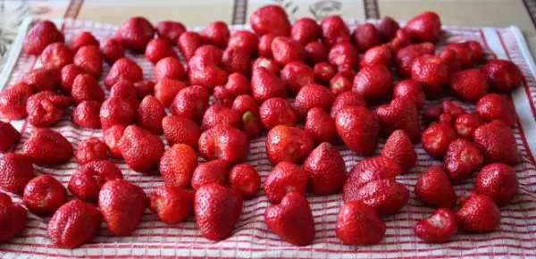 Erdbeere geknetet