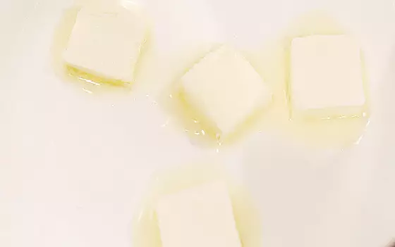 Ioyile ye-creamy kwi-saucepan