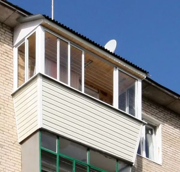 Balkon s krovom