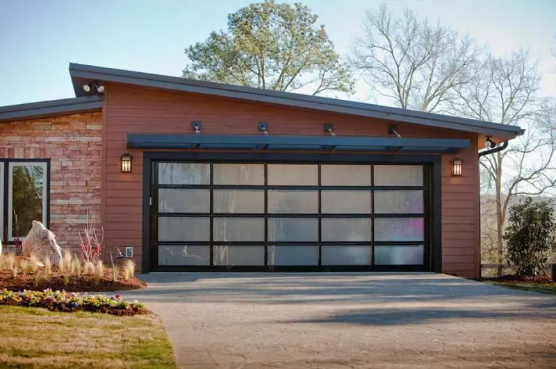 Garažna streha: Kako narediti svoje roke, lastnosti naprave in namestitev
