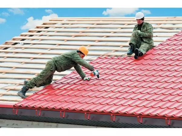 Verlegung von Dachmaterial