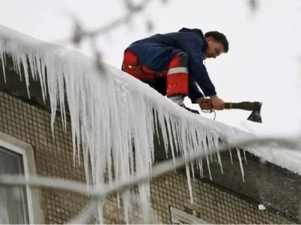 Loại bỏ Iciclic về cơ học