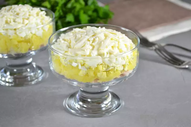 Ampakarina salady mahazatra: Recipe miaraka amin'ny sary sy video