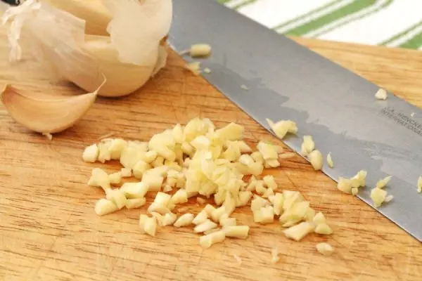 Cubes chopped garlic