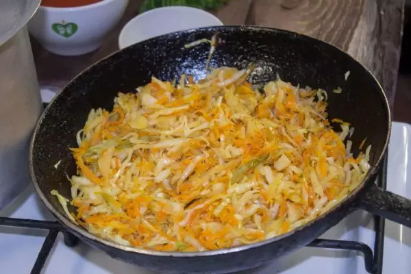 Frittura di crauti con cipolle e carote
