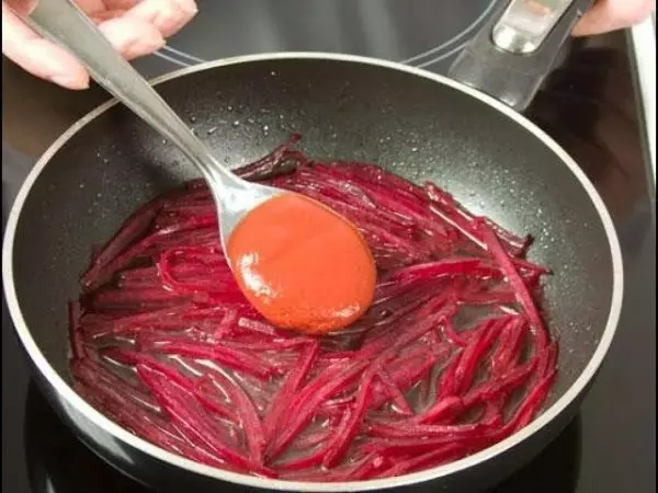 Пржење палта со домати и брашно
