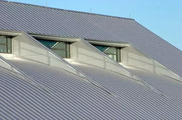 Sulankstoma stogo danga iš aliuminio