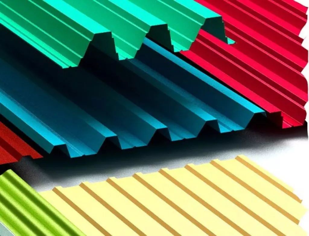 Các loại hồ sơ cho mái nhà với mô tả và đặc điểm, cách chọn kích thước bảng tối ưu