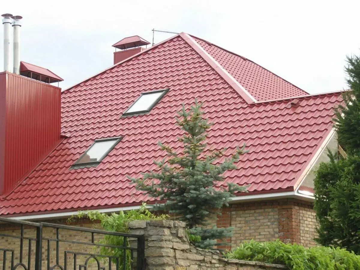 Metalinių plytelių stogo elementai, įskaitant jų aprašymą ir charakteristikas, taip pat stogo, jo įrenginio ir montavimo lūpas