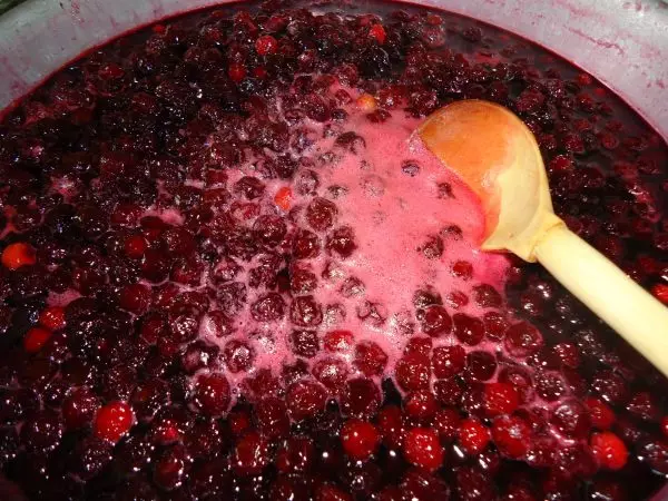 Foma i totonu o cherry jam