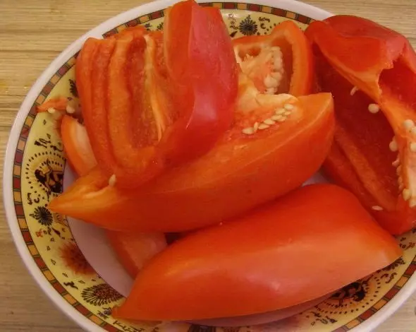 Skiver bulgarsk pepper