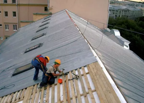 Obnova strehe od valovitega