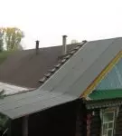 ロール材料からの轍の屋根