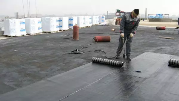 Technoelast na plochej streche