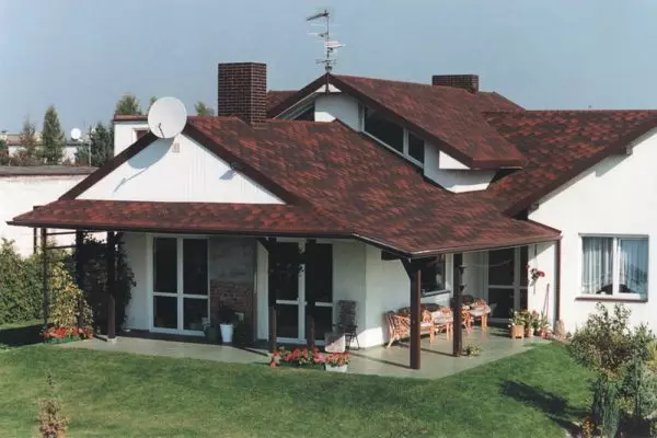 Eenvoudige ontwerp van private huis met sagte dak