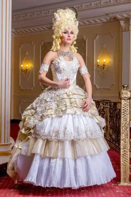 Сукня у стилі «Шалена імператриця»